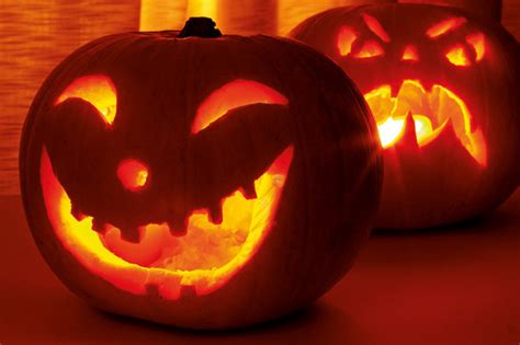 Как сделать жуткую тыкву для Хеллоуина Maxim