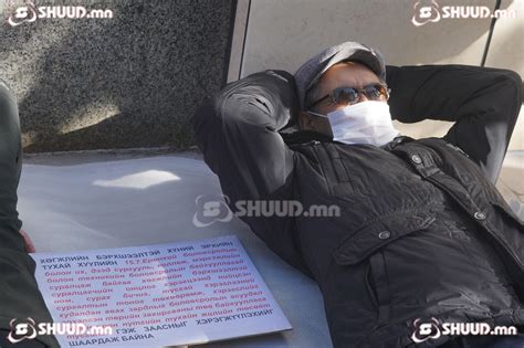 Хөгжлийн бэрхшээлтэй иргэд хэвтээ жагсаал зохион байгуулж байна