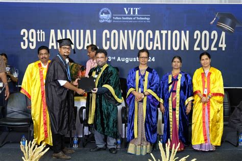 Meeraj R On Linkedin Graduation Vit Softwareengineering Grateful Mtech Newbeginnings