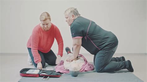 How To Resuscitate Someone With A Defibrillator Finnish Red Cross