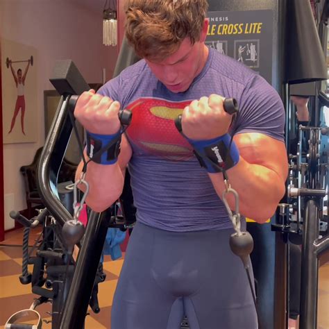 Biceps Superset Themakerhotel Low Pulley Curls • Attach Both Pulley To The Lowest Point On The