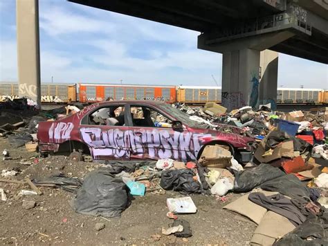 Oakland Is Still Drowning In Abandoned Cars The Issue Is Worsening