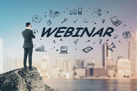 록 탑과 손으로 그린 소셜 미디어 아이콘에 사업가와 비즈니스 웨비나 개념 이중 노출 가상현실에 대한 스톡 사진 및 기타 이미지 가상현실 개념 고객 참여 Istock