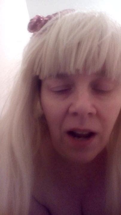 Sexy Blonde Big Ads Performs Sunday S Nyc American Big Natural Tits