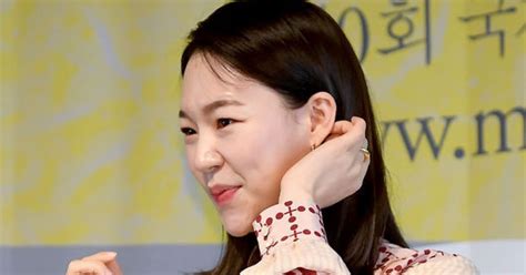 한예리수줍은 미소 사진