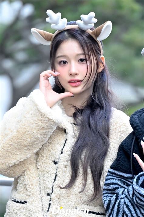 [현장포토] 오늘도 세젤예 설윤 꽃사슴 미모 디스패치 뉴스는 팩트다