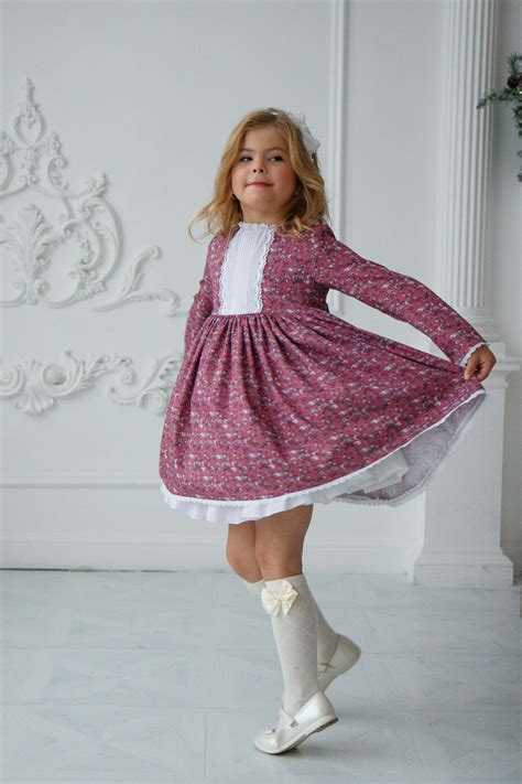 Платье яркое с завышенной талией Debesos в интернет магазине