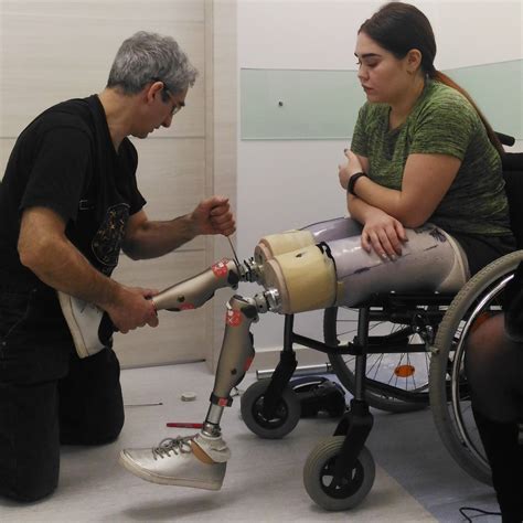 Как правильно ходить на протезе Как научиться ходить на протезе голени Сложно ли ходить на