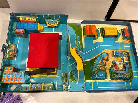 Lot Vintage “matchbox City” Playset