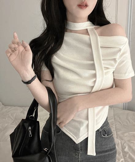 여리 셔링 스카프 넥 스트랩 타이 머플러 언발 오프숄더 반팔 3color 베이지 블랙 아이보리 에이블리