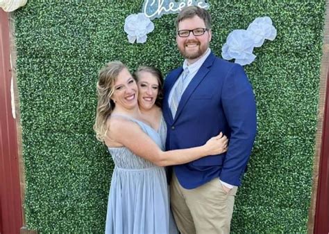 Siamese Twins Got Married Video Athens News