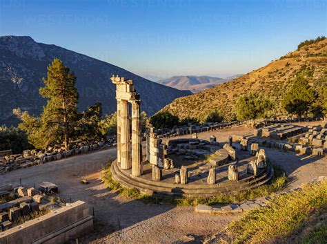 Tholos Of Delphi Temple Of Athena Pronaia Sunrise Delphi Unesco