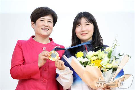 반효진 소중한 금메달 뉴스1