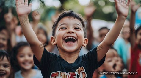 Ai创作图幼儿园开学拍照 儿童口才培训 儿童慈善活动日 私立学校幼教 儿童节写真 牙牙学语的微笑 牙牙学语微笑 外籍幼儿园 充满朝气小男孩 儿童夏令营体验 2022年世界人口日 幼儿园毕业拍照