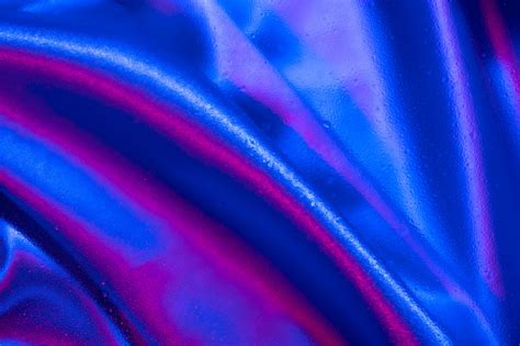 네온 빛에 물 방울이있는 유리 아래의 섬유 트렌디 한 색상과 반짝이는 배경 반짝이에 대한 스톡 사진 및 기타 이미지 반짝이 액체 홀로그래픽 Istock