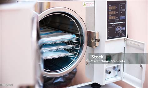 치과 살균 부서에서 치과 도구를 청소하기위한 현대 실험실 오토 클레이브 멸균기 살균에 대한 스톡 사진 및 기타 이미지 살균 의료장비 오토클레이브 Istock