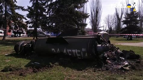 Ракетный удар по ж д вокзалу в Краматорске Кадры с места событий Youtube