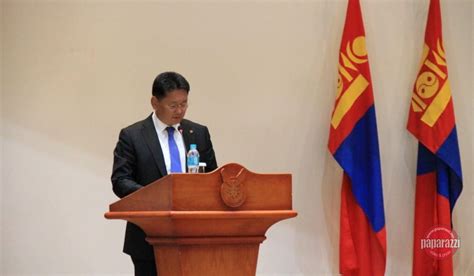 News Paparazzi Ерөнхий сайд У Хүрэлсүх тагнуулынханд үүрэг өглөө