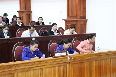 ຄະນະບັນນາທິການວາລະສານທິດສະດີການເມືອງ ແລະ ການປົກຄອງ ແນະນຳທັກສະໃນການຂຽນບົດວາລະສານ