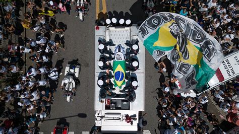 Pelé Buried At Cemetery In Brazilian City He Made Famous