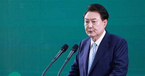 윤석열 탄핵 청원 70만 돌파 커지는 탄핵 여론에 민주당 신중