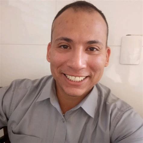 Lucas Queiroz Auxiliar De Logística Lume Laser Linkedin