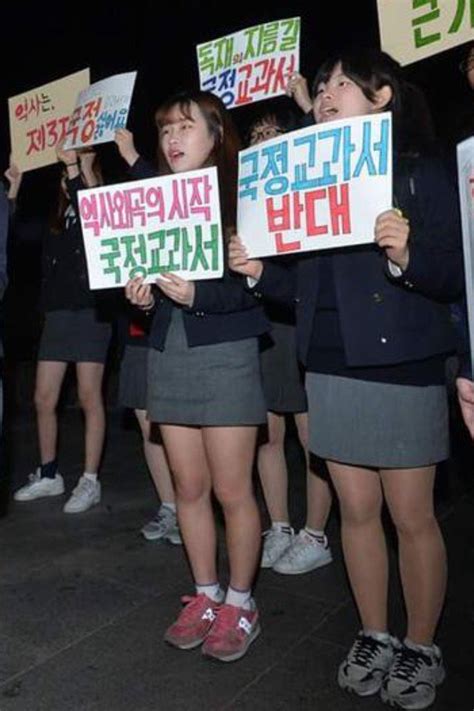 Life 라이프 On Twitter 娼 창 한때 한국의 여중생 10명중 4명이 원조교제를 하는 창녀였다 문제가 심각해지자 청소년 보호법이 만들어 졌다