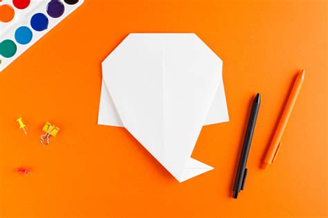 할로윈 종이 접기 종이 주조에 대한 단계별 지침 11단계 모든 성도의 날 Diy 10월에 대한 스톡 사진 및 기타 이미지 10월 Diy 가을 Istock