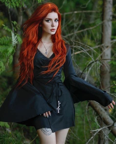Pin By 🖤yesy🖤 Ylovegothic On Ann Siren Women Goth Beauty Redhead