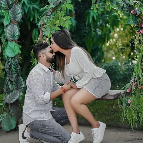 Cute Couples Kissing Whatsapp Messenger Couple Photos Scenes People