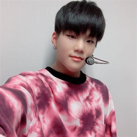 Dkb Junseo Brave Olhos Castanhos Escuros