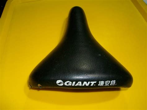 搬家大拍賣~giant二手坐墊公路車座墊座椅捷安特登山車自行車小折疊車越野車復古鋼管車都適用 Yahoo奇摩拍賣