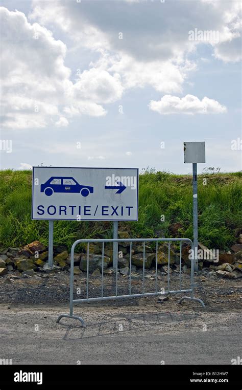 Sortie Exit Sign Stock Photo Alamy