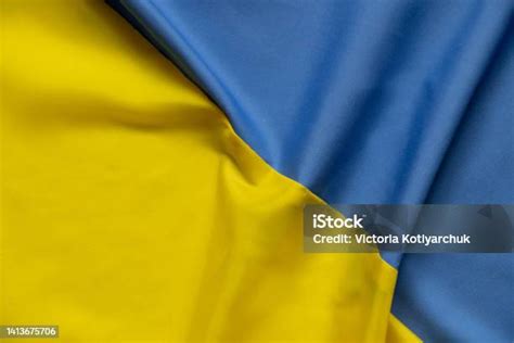 배경으로 우크라이나의 노란색 파란색 국기 전쟁과 평화를 중지 0명에 대한 스톡 사진 및 기타 이미지 0명 국기 금색 Istock