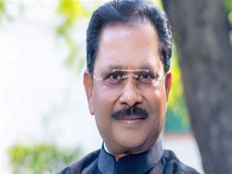 Who Is Dhiraj Prasad Sahu Cash Found In Income Tax Raid कांग्रेस के 3 बार के सांसद धीरज प्रसाद