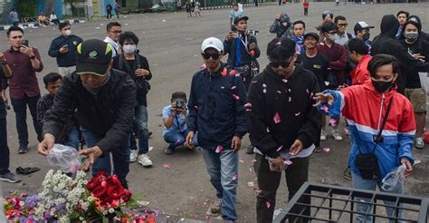 បណ្តេញលោកស្នងការនគរបាលក្រុងម៉ាឡំាង