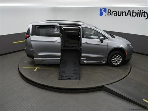 Used Side Entry Wheelchair And Handicap Vans For Sale The Mobility
