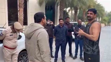 Mla Padi Kaushik Reddy ఎమ్మెల్యే పాడి కౌశిక్‌ రెడ్డి హౌస్‌ అరెస్ట్‌ పోలీసుల అదుపులో వందలాది