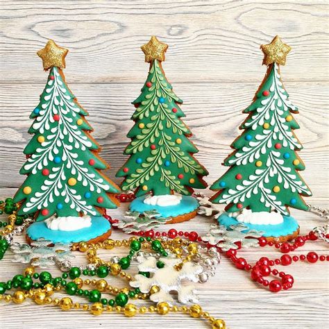Имбирные пряники на заказ | Christmas cookies decorated, Christmas tree ...
