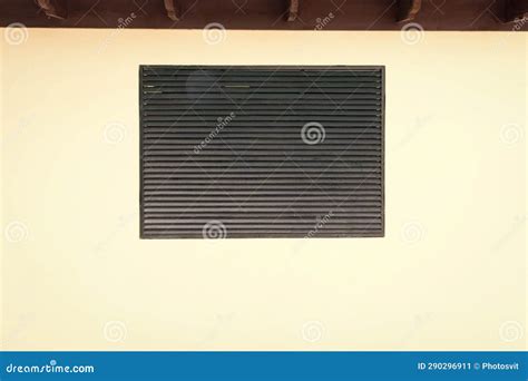 Louvers Shutter On The Wall Louvers Shutter Facade Louvers Shutter