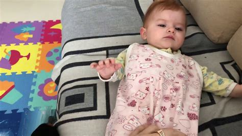 Учимся садиться Ребёнок 6 месяцев Daughter Learns To Sit Down Youtube
