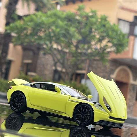 132 애스턴 마틴 Db11 Amr 합금 스포츠카 다이캐스트 및 장난감 차량 금속 장난감 자동차 모델 높은 시뮬레이션