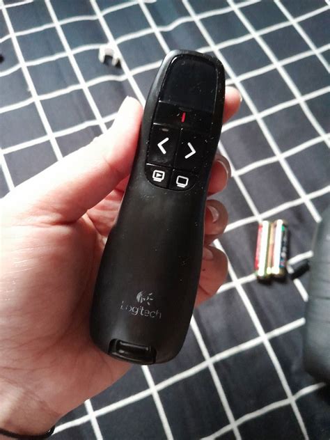 Logitech Pointer Presentasi Tipe R400 Elektronik Bagian Komputer