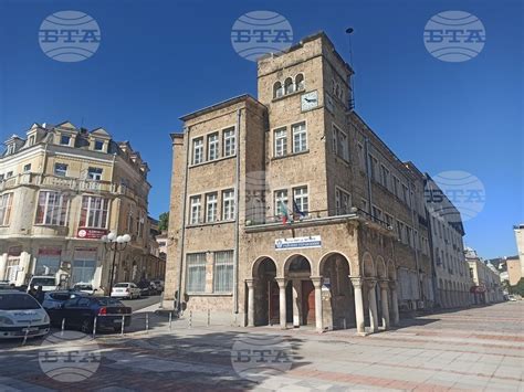 Незаконни оръжия и муниции са иззети от частен дом в село Салманово съобщиха от Областната