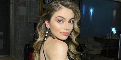 Sofía Castro Da Cátedra De Moda Para Un Look Juvenil En Invierno El