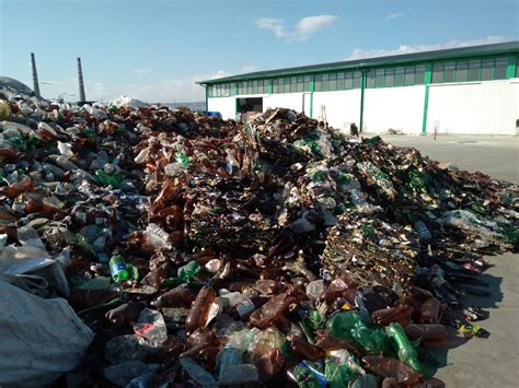 ეკოკლუბი გუმბათი ექსკურსია პლასტმასის ქარხანაში