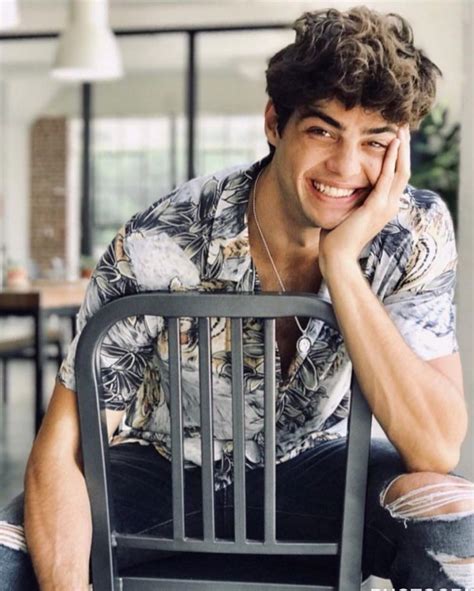 Noah Centineo Wallpapers Top Free Noah Centineo Backgrounds Wallpaperaccess