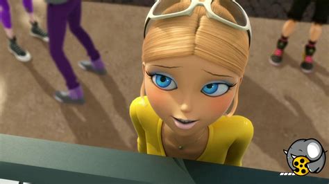 دختر کفشدوزکی و گربه سیاه فیلو