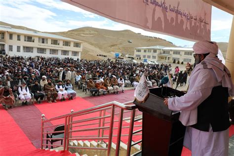 بامیان پوهنتون کې د اووه پوهنځيو له ۳۴ څانګو څخه ۷۶۰ محصلین فارغ شول