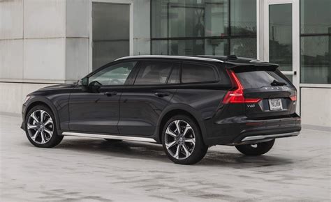 2023 Volvo V60 V60 Cross Country Review Pricing And Specs